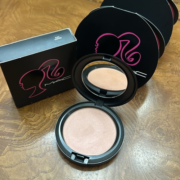MAC Cosmetics | Makeup | Mac Barbie Pearl Sunshine Beauty Powder Style ...